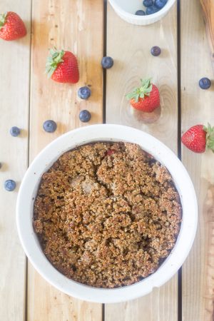 Berry Crumble Breakfast Bake {Paleo & Vegan}