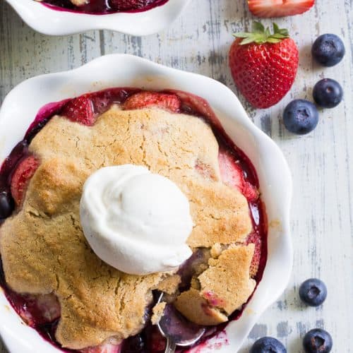 Strawberry Blueberry Cobbler {Paleo, Vegan} - The Paleo Running Momma