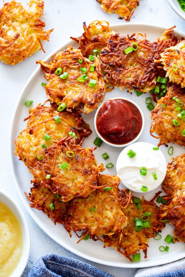 Crispy Potato Latkes {Whole30} - The Paleo Running Momma