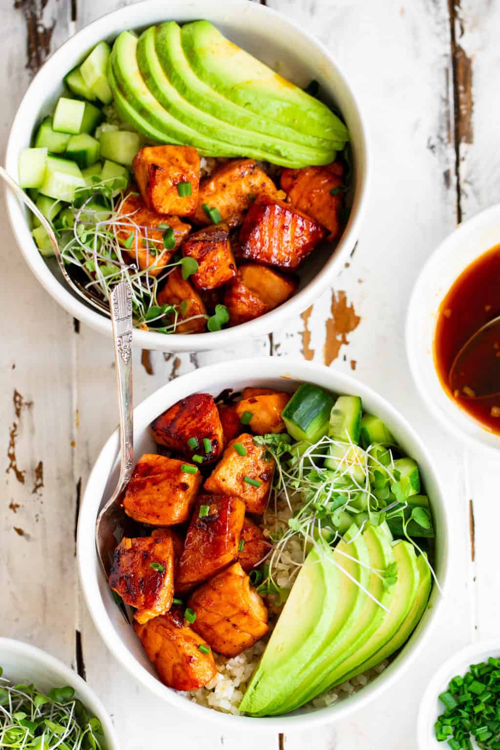 Hot Honey Garlic Salmon Bowls {Paleo} - The Paleo Running Momma
