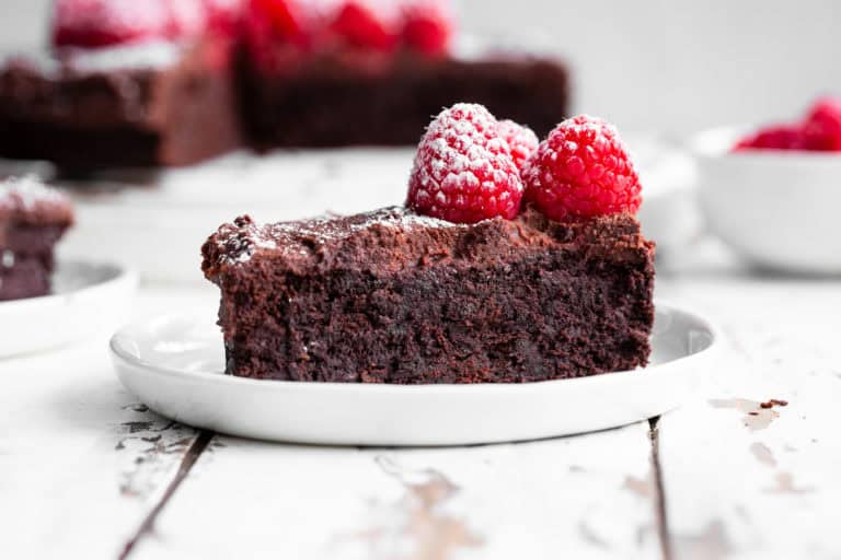 Paleo Flourless Chocolate Cake with Ganache - The Paleo Running Momma