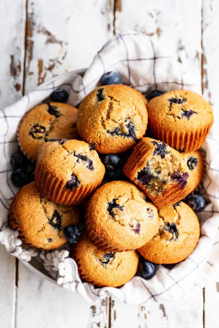 One Bowl Paleo Blueberry Muffins {Easy Almond Flour Recipe} - The Paleo ...